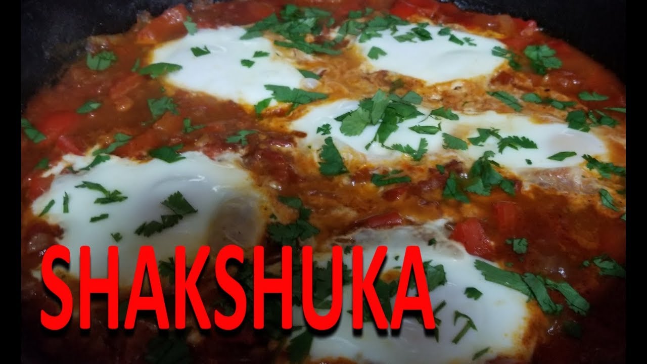 Poached Eggs in Spicy Tomato Sauce – Shakshuka Tutorial