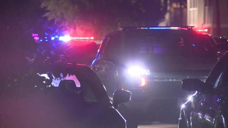 Man killed in shooting at apartment complex, Hillsborough deputies searching for suspect