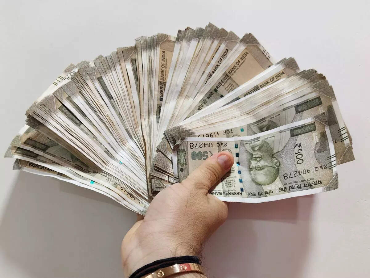 How to buy happiness with money? 22-year-old with Rs 2 LPA salary and ...