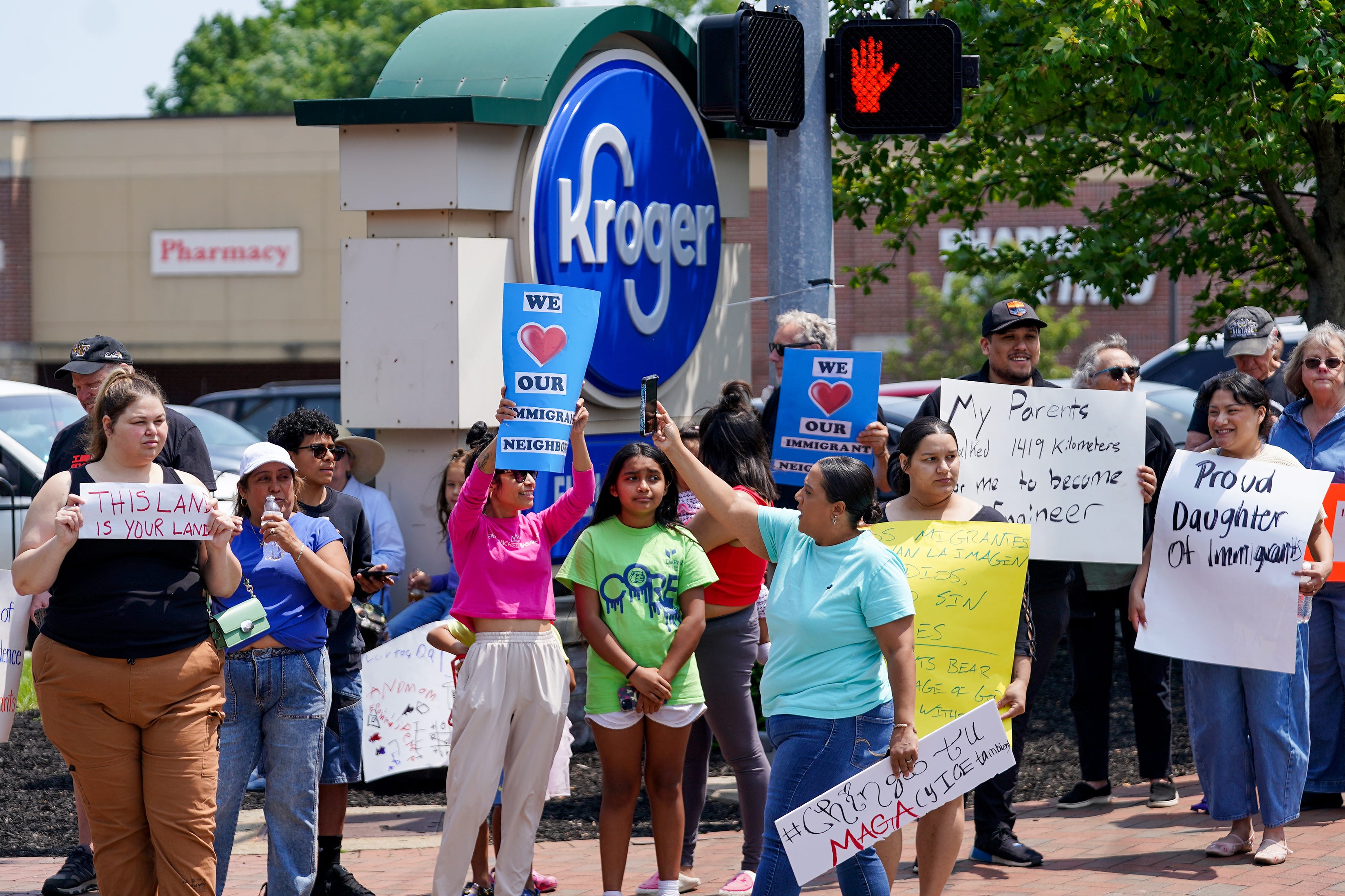 Reported ICE activity at Kroger in East Price Hill leaves residents ...