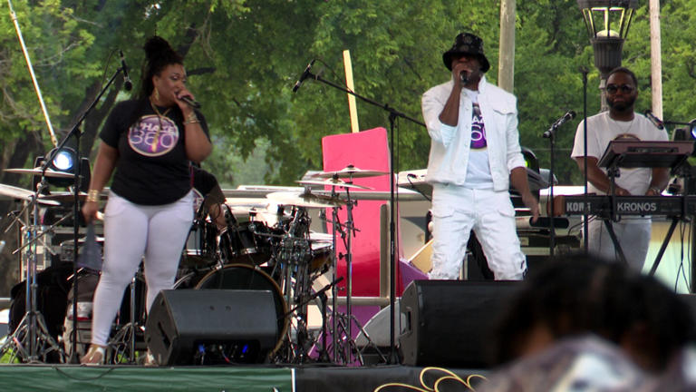 Phaze 360 performs during Augusta’s candlelight music series
