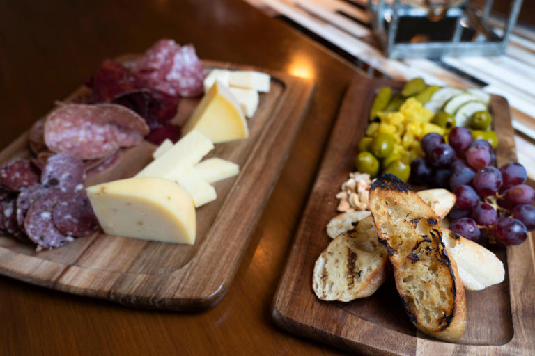 Downtown Des Moines now has The Revelry Room Bar + Kitchen with comfort ...