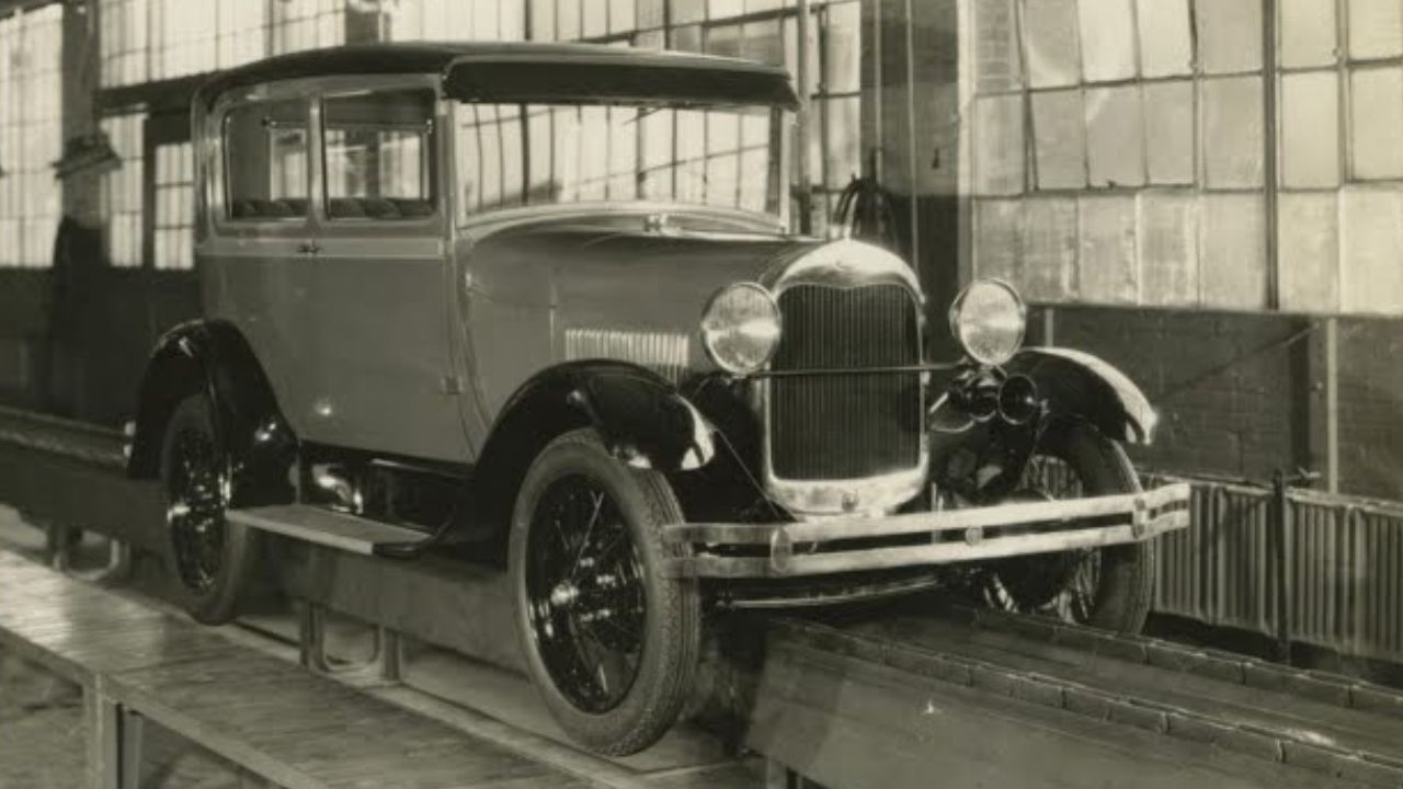 The Classiest Vintage Cars Ever Built