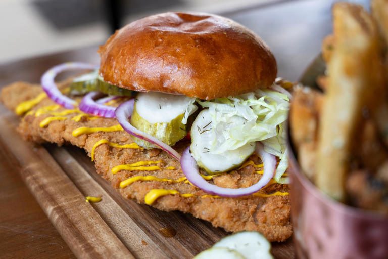 Downtown Des Moines now has The Revelry Room Bar + Kitchen with comfort ...