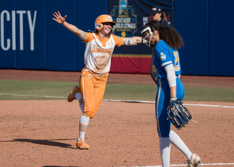 Tennessee trolled umpire with 6 words after home run controversy