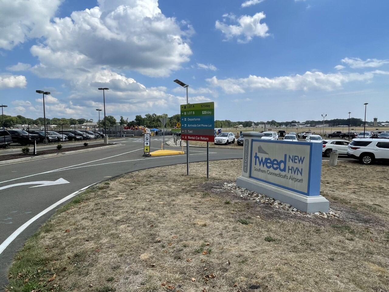 Tweed temporarily closes runway due to disabled aircraft