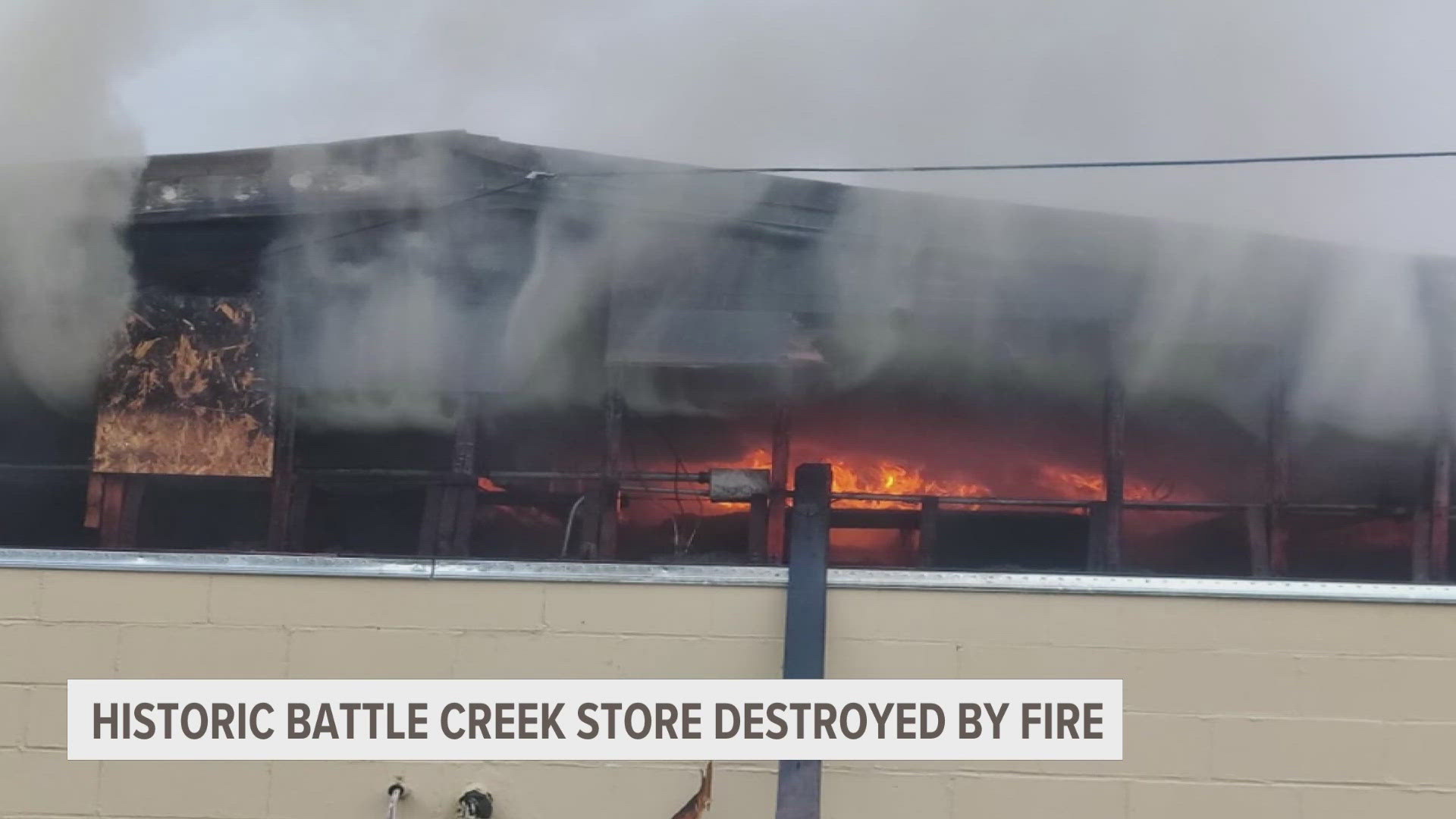 Large fire engulfs longstanding Battle Creek-area grocery store
