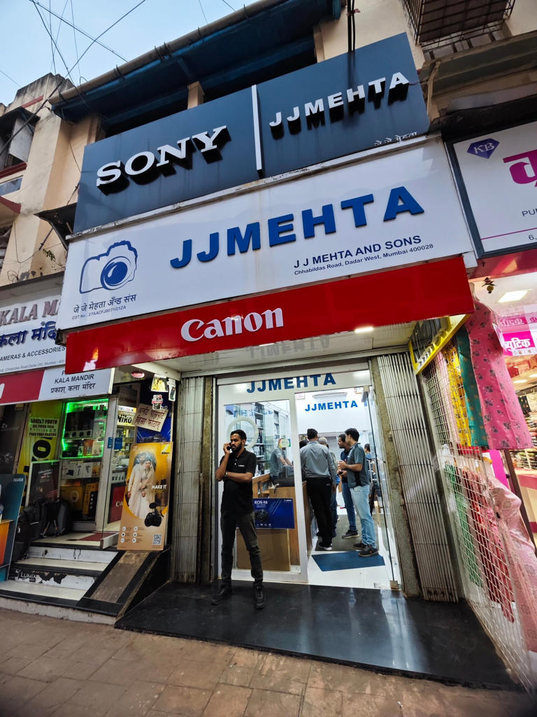 Lights and Camera! The Best Camera Stores in Mumbai