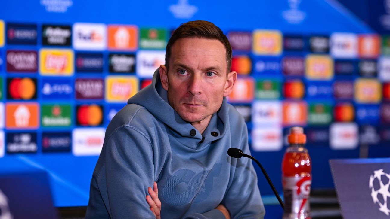 Jürgen Klopp's ex-assistant Pep Lijnders to join Man City - sources