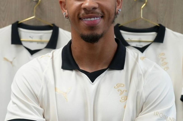 New Port Vale strip goes viral as fans from across UK hail 'kit of the ...
