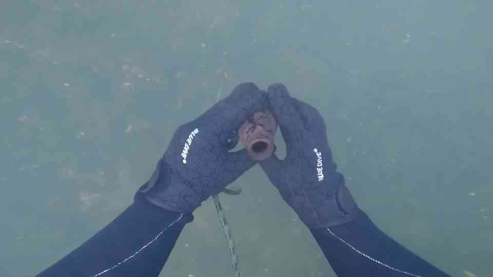 Radios and speakers found diving in the freezing river!