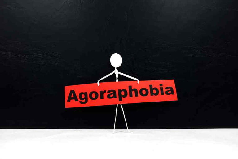 Agoraphobia: Causes, Symptoms, Diagnosis and Treatments