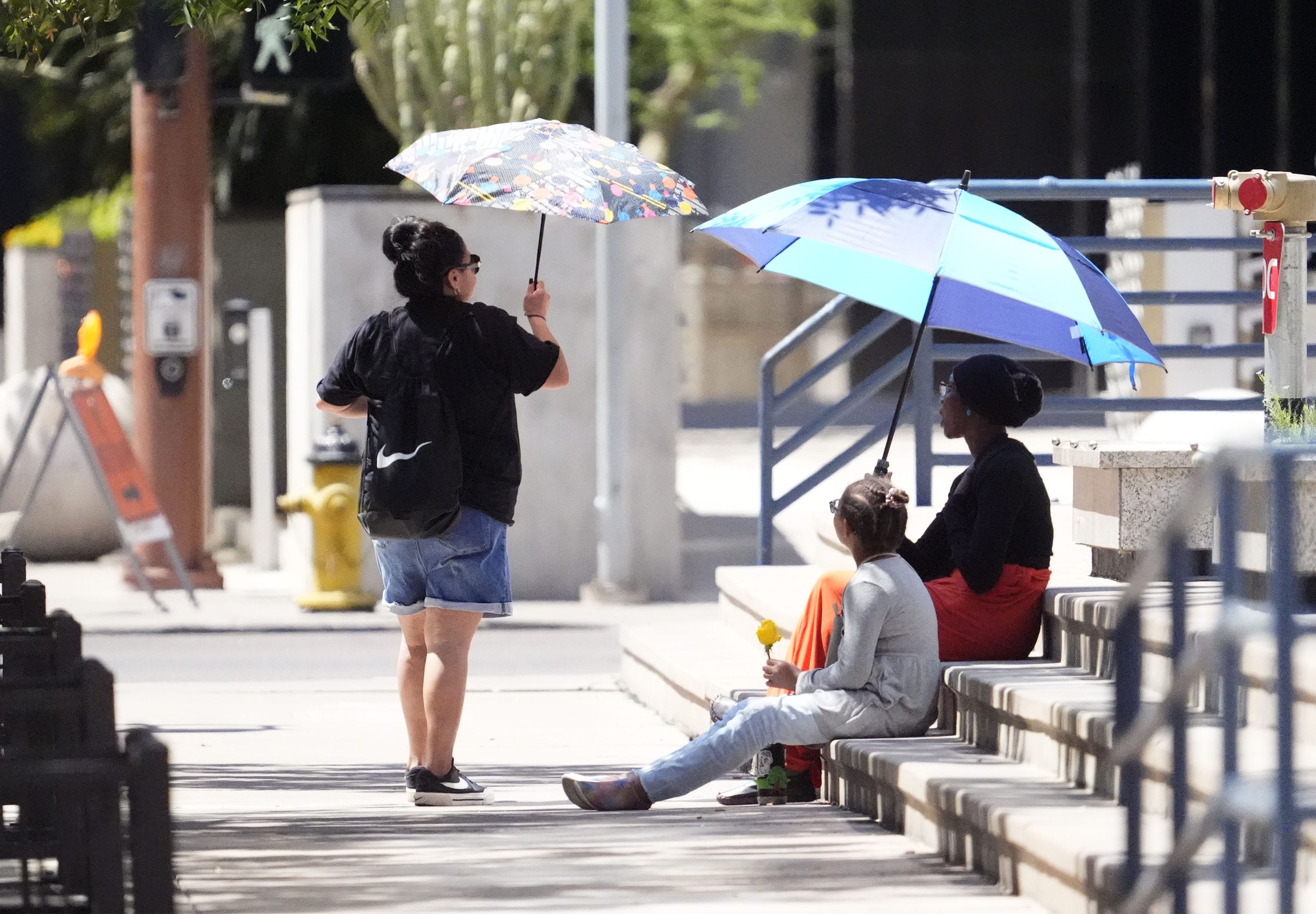 It's heating up in metro Phoenix. But when will it cool down? What experts say