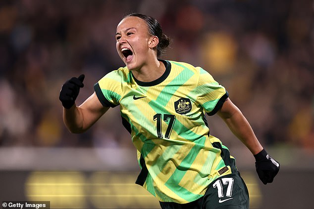 Australia 4-1 Argentina: Tom Sermanni signs off in style as an Amy ...