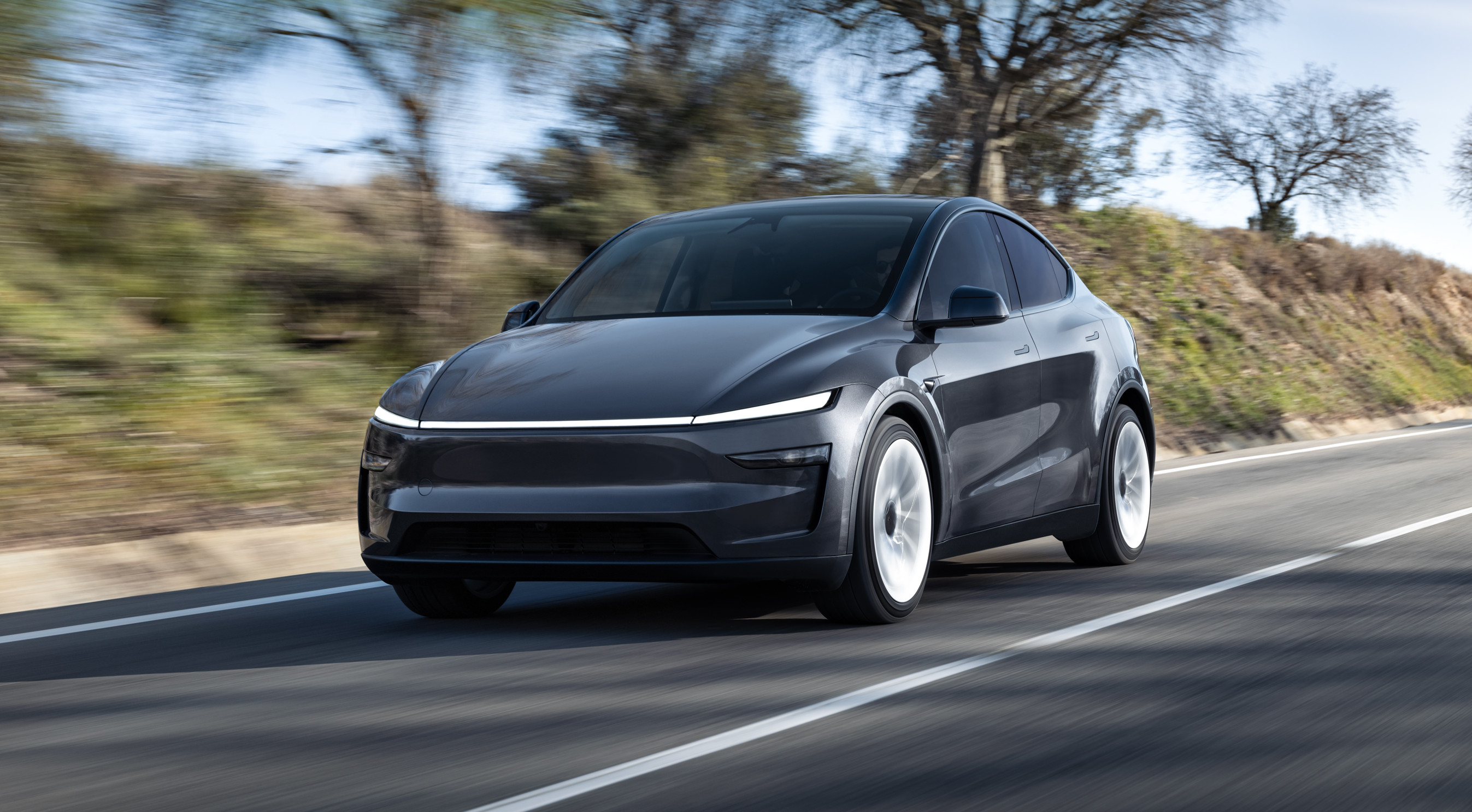 Tesla Model Y si aggiorna negli USA: arriva l'opzione a 7 posti