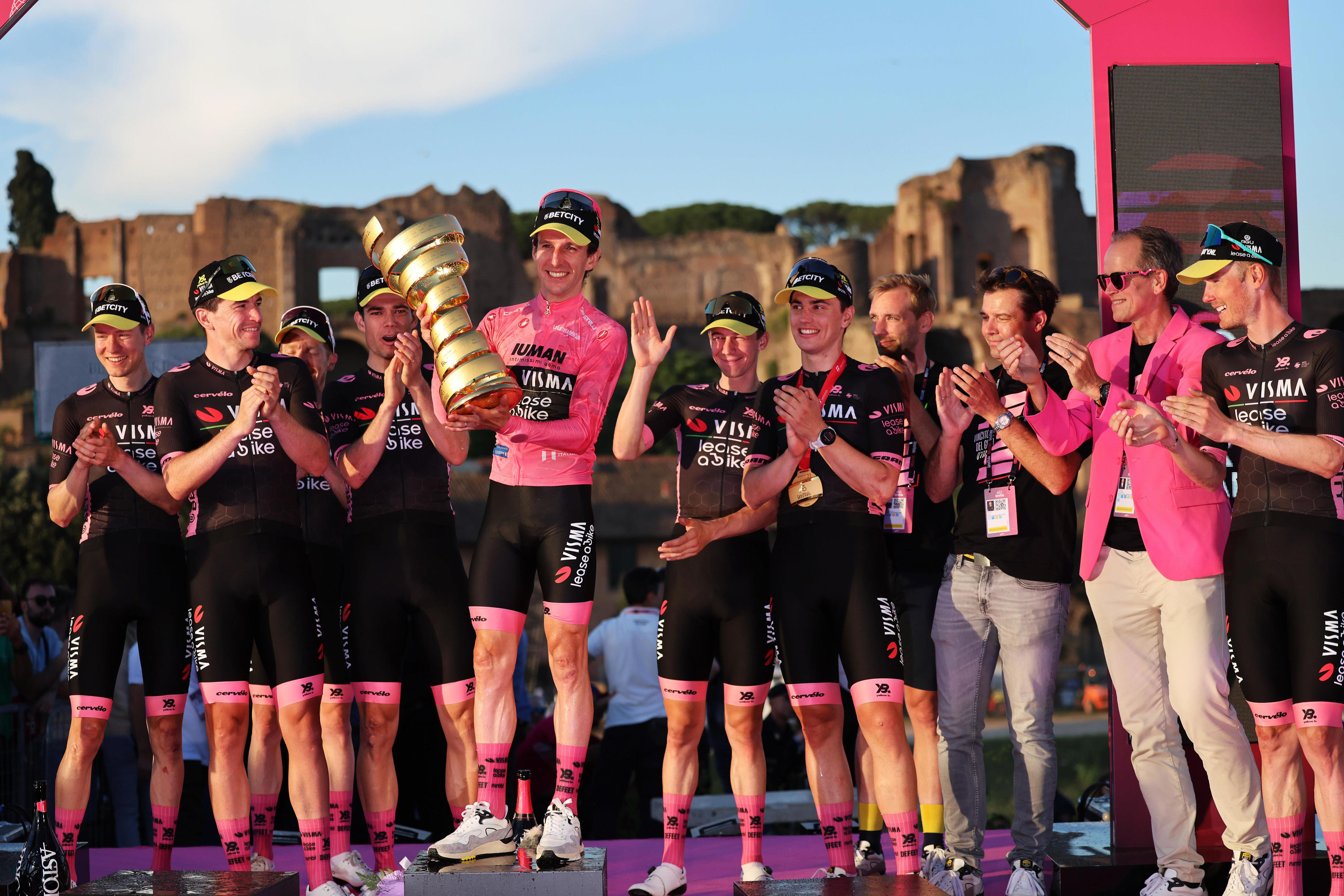 Prijzengeld Giro | Visma en Yates grootverdieners, hoogste boetebedrag ...