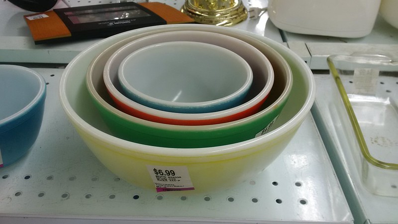 15 Vintage Household Items Worth Thousands to Collectors Today