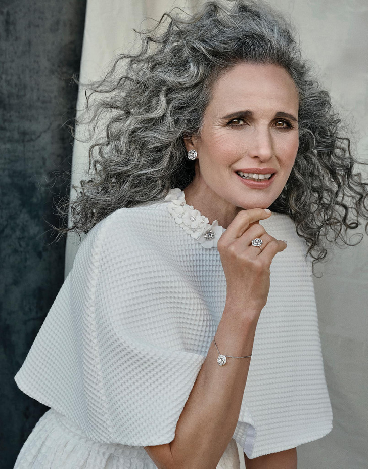 Andie MacDowell sorprende en Cannes 2025 con un radical cambio de look ...