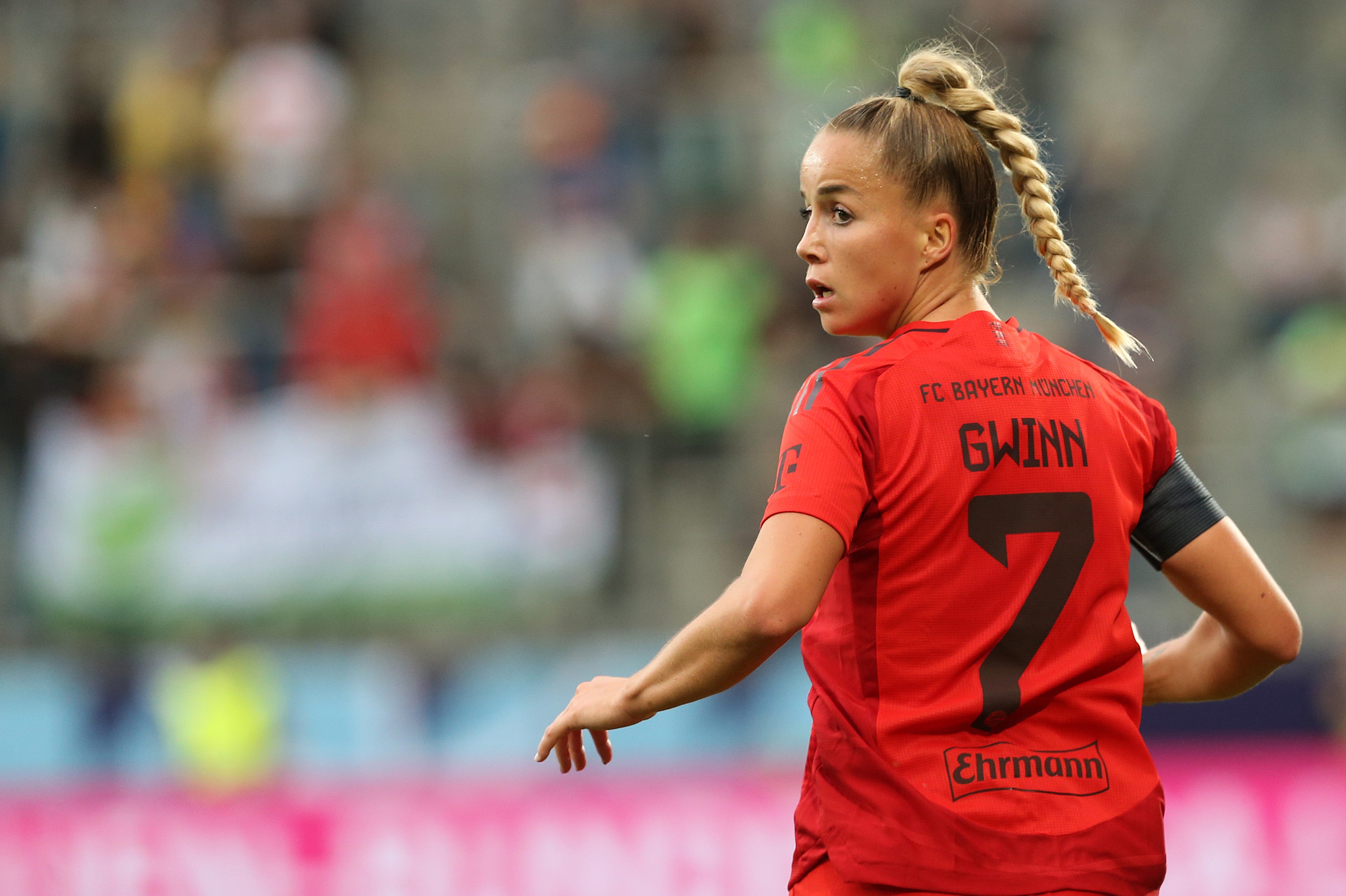 The best of German soccer star Giulia Gwinn in images