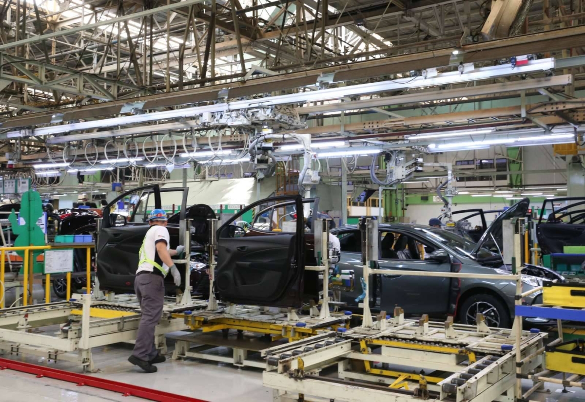 Manufacturing sector suffers setback in May