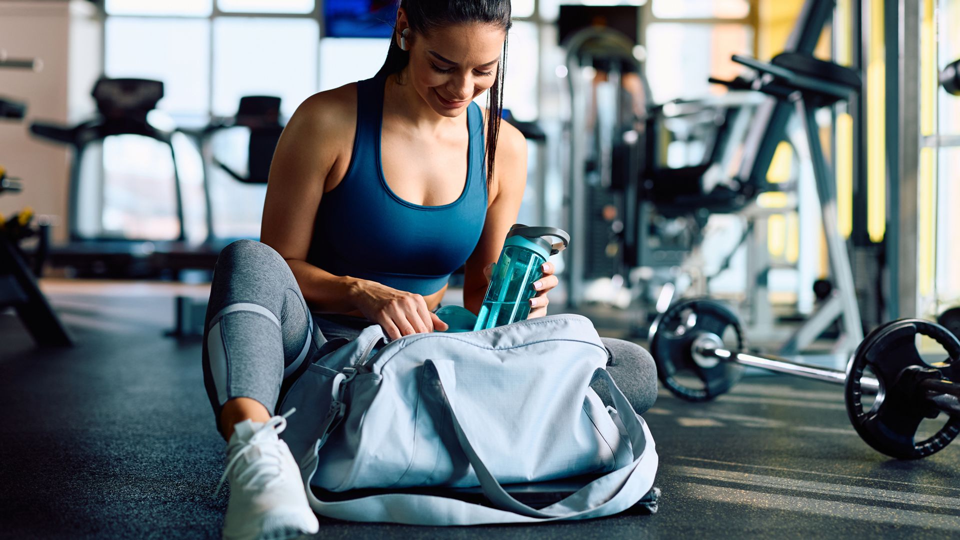 9 stylish gym bags for women that double as everyday chic