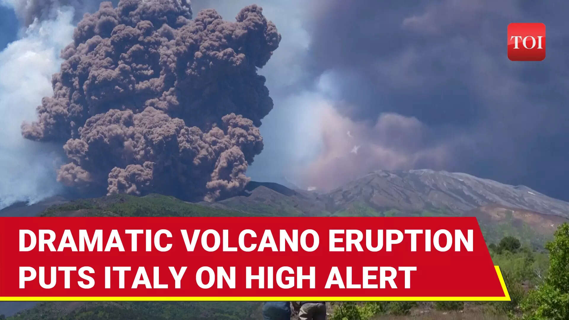 Mt Etna Erupts: Blast At Italy's 'Lady Of Rings' Volcano, Tourists ...
