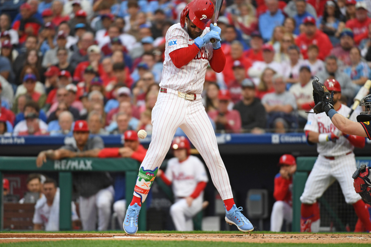 Phillies’ Harper Avoids IL Stint, Expected Back Tuesday After Elbow Injury