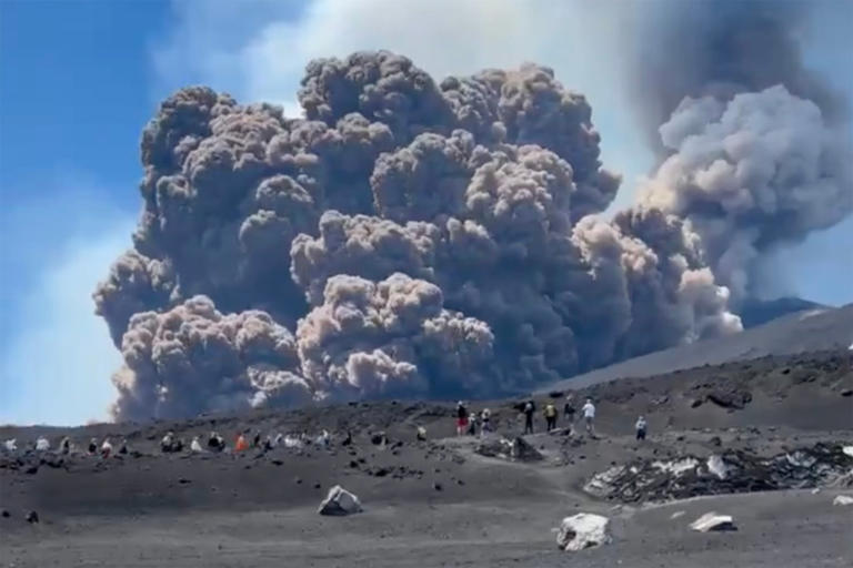 ‘Mount Etna is erupting, look!’ Tourists flee as volcano spews ash and lava