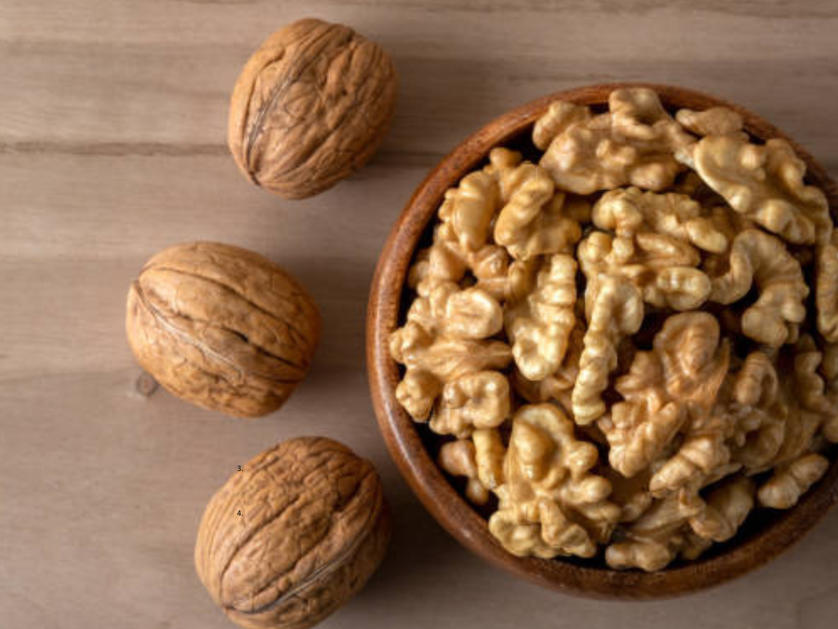 5 dry nuts to eat daily for common health issues