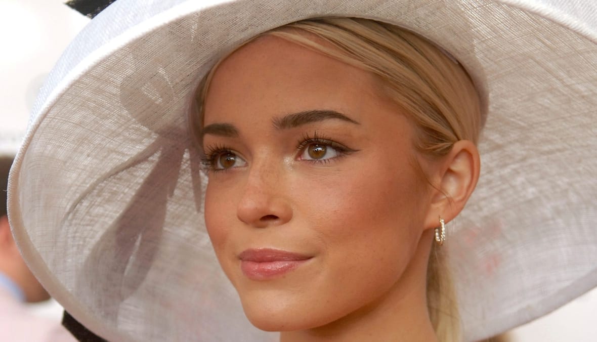 Livvy Dunne Leaves Jaws Dropping as She Performs Split on Sports ...