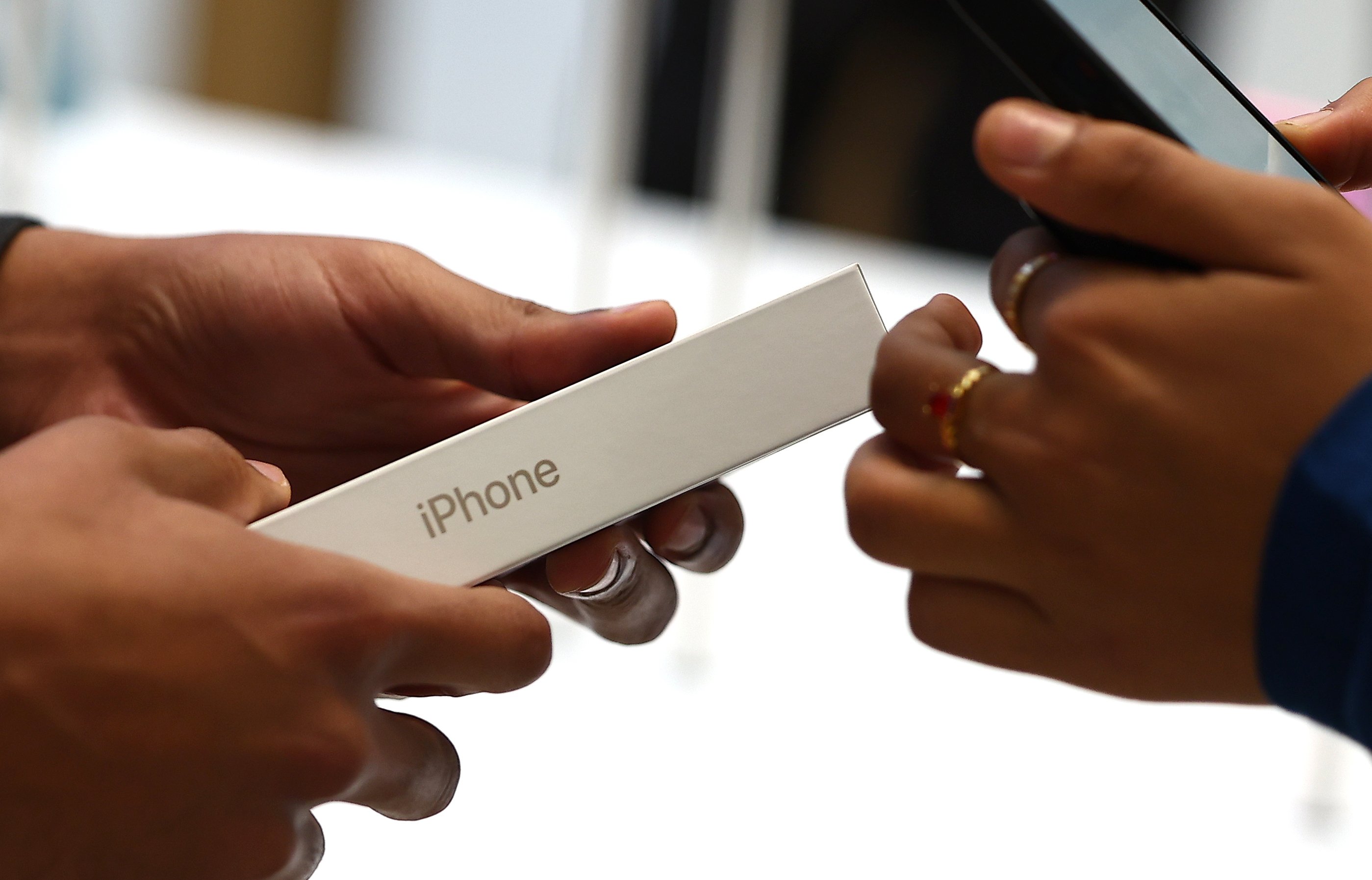 Fresh iPhone 17 leak gives first close-up look at next-gen Apple ...