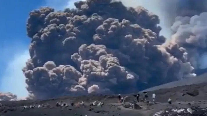 VIDEO: Italy’s Mount Etna Erupts Violently, Spewing Lava And Ash ...