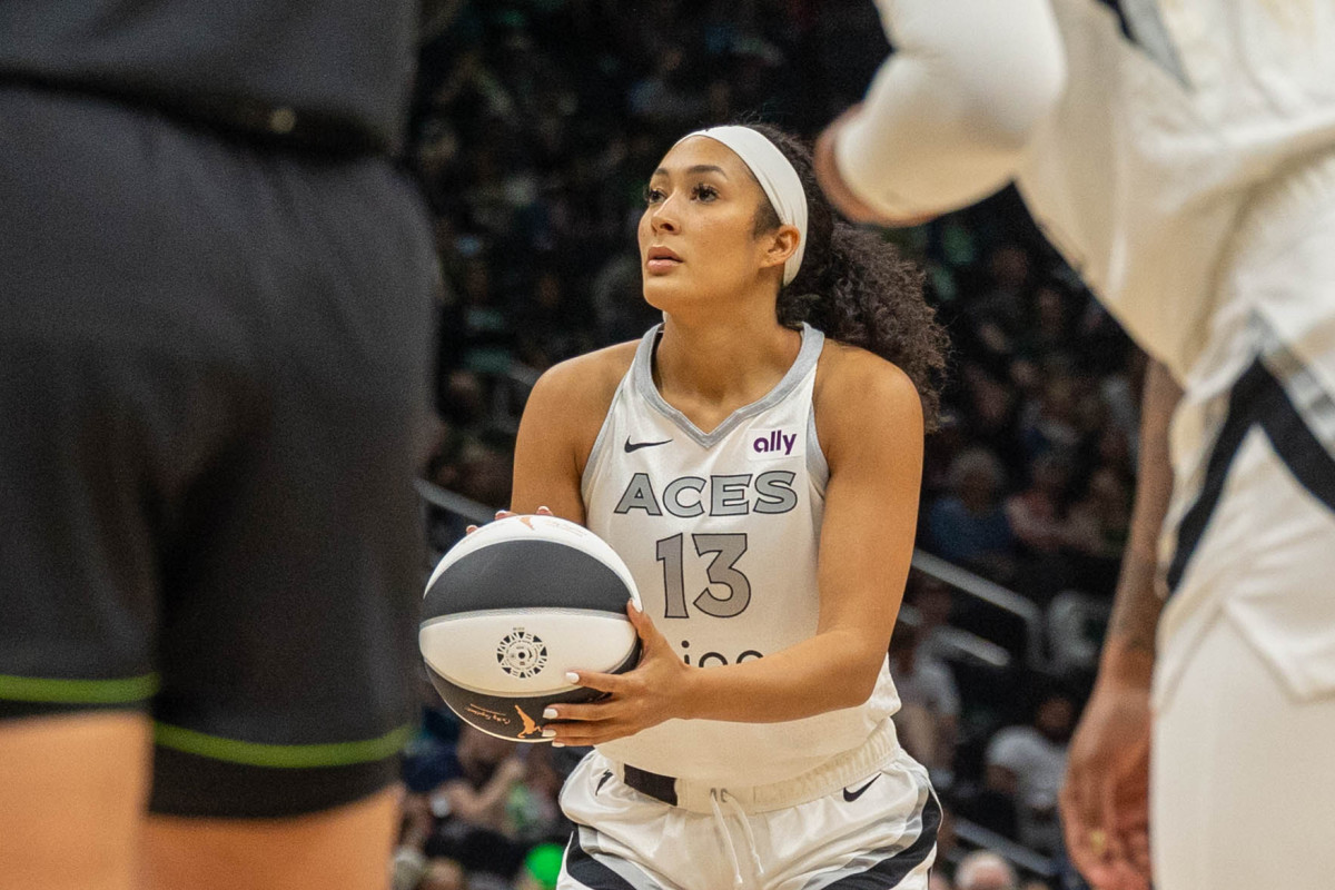 Becky Hammon Gives Rookie Aaliyah Nye Shout Out After Career Game