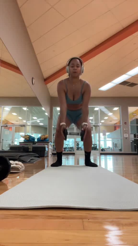 My Realistic Upper Body & Core Workout as a Non-Gym Girl