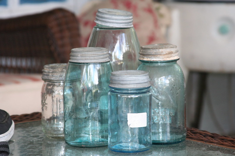 15 Vintage Household Items Worth Thousands to Collectors Today