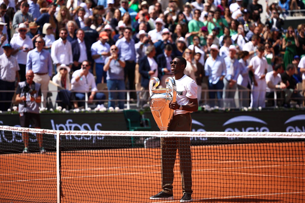Ousmane Dembélé à Roland-Garros pour présenter le trophée