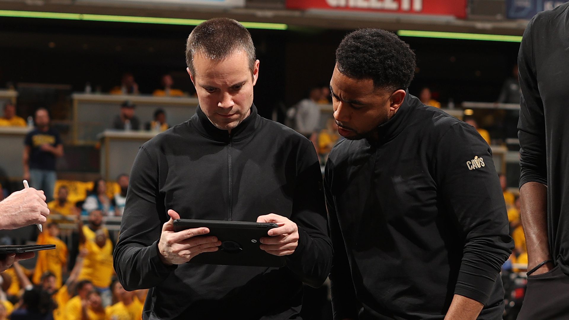 Johnnie Bryant and Jordan Ott emerge as finalists for Suns' job