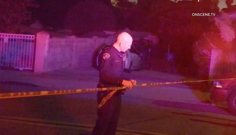 Police search for stabbing suspect after SWAT standoff near Paradise Hills