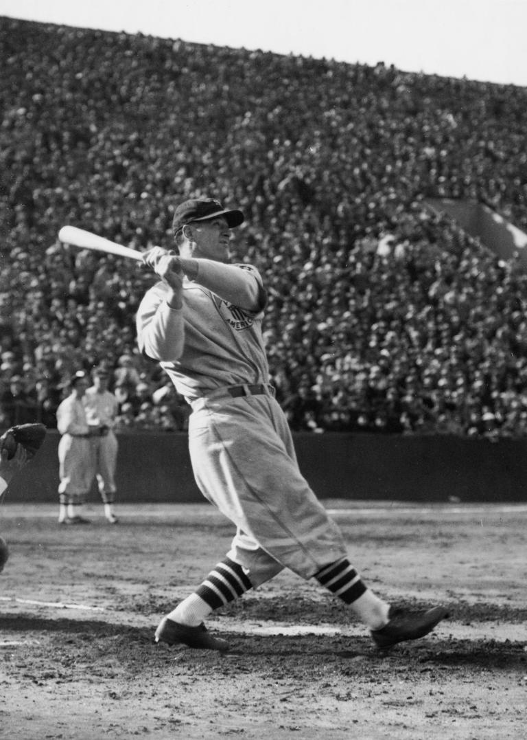 Why are MLB players wearing 4? Great Yankees player Lou Gehrig is ...