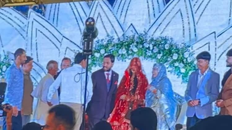 Khan sir wife exclusive video: खान सर की वाइफ की पहली झलक देखिए ...