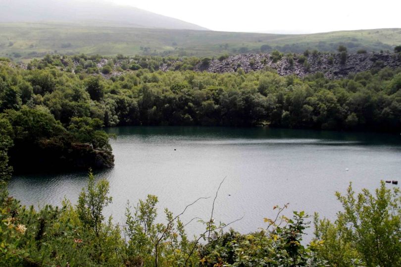 Diver dies in quarry tragedy at disused site