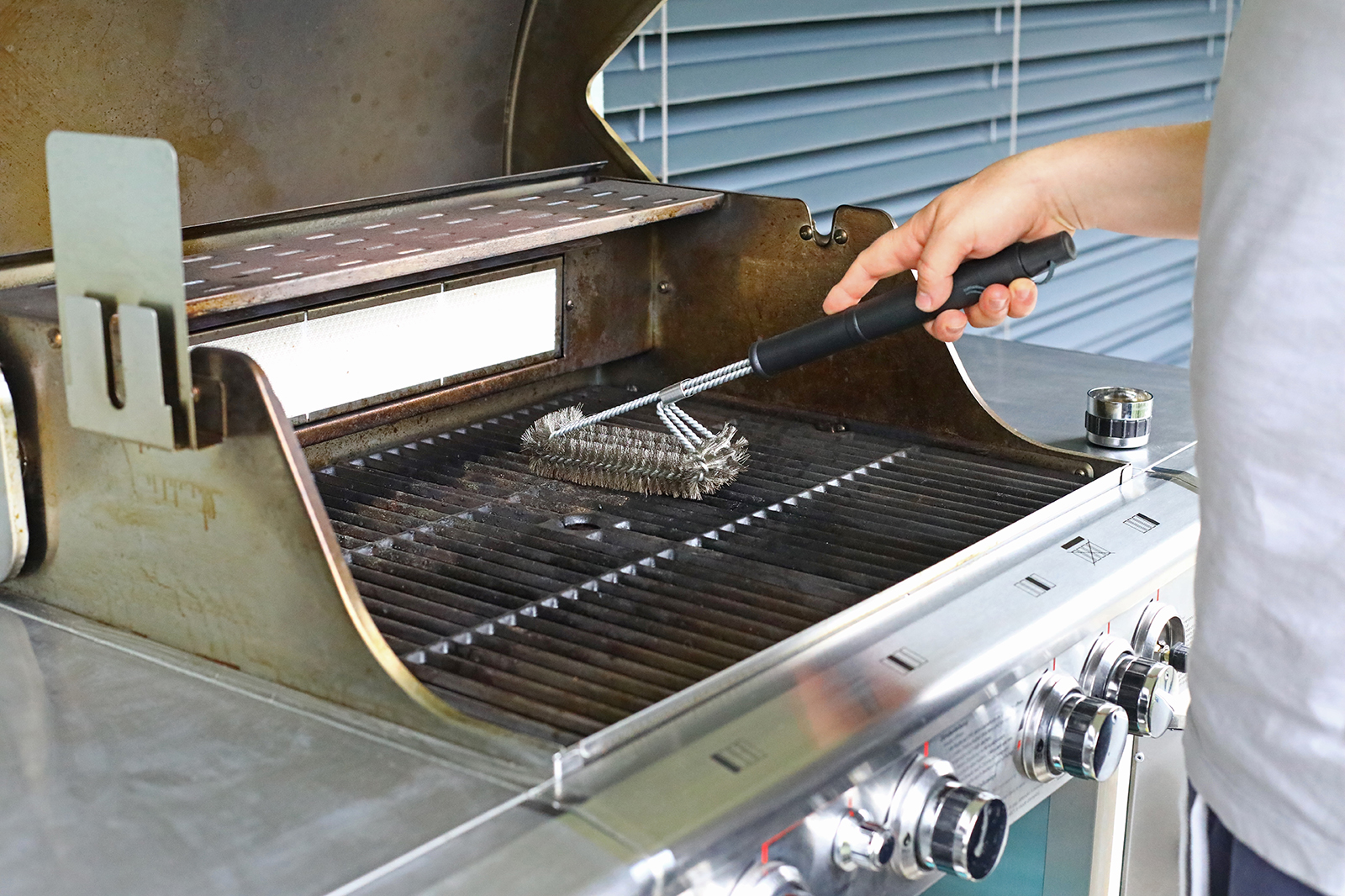 9 Easy Grill Cleaning Tips for Every Type of Grill