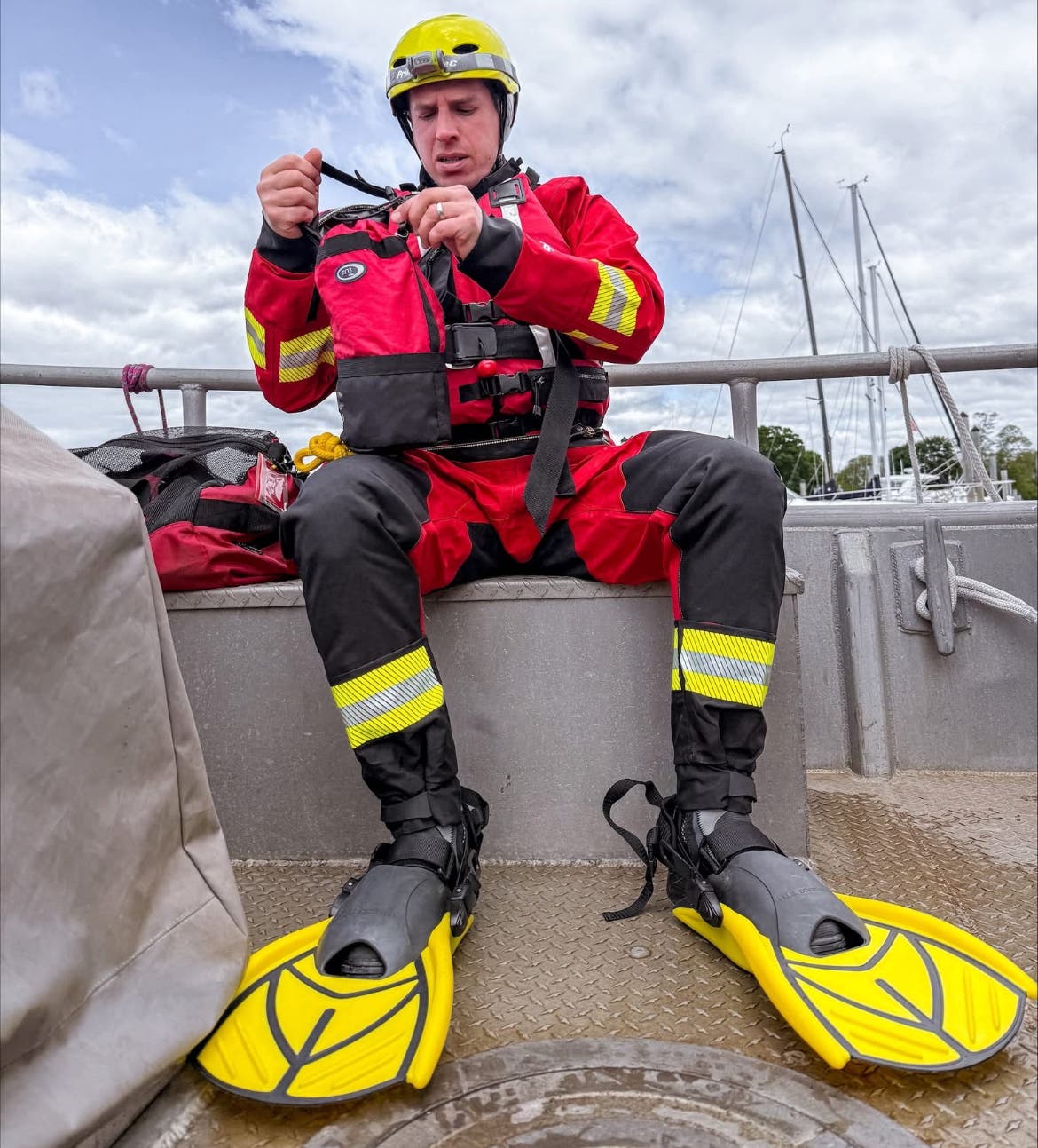 Small Plane Crashes, Sinks Off Branford, Coast Guard, BFD Rescue 2