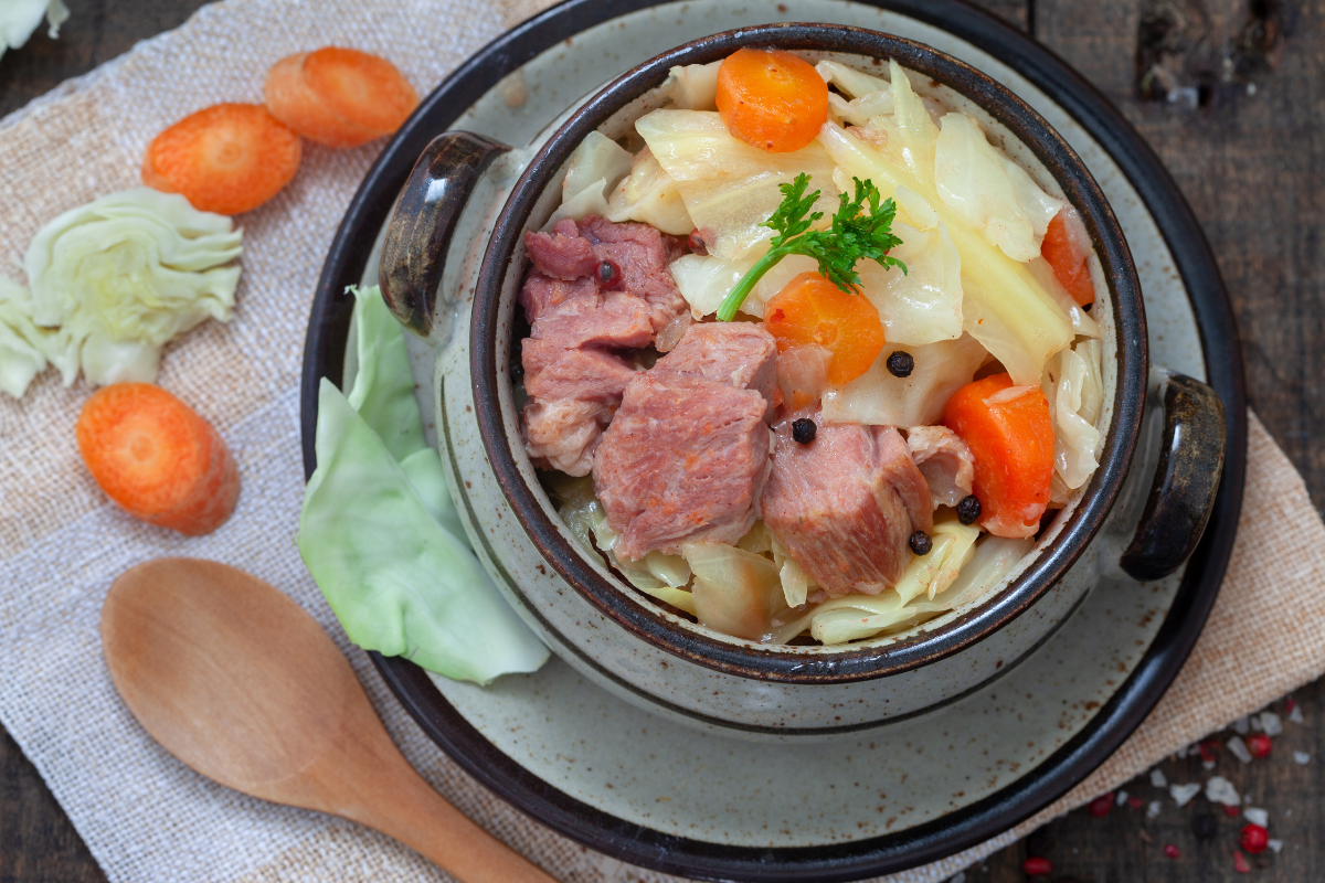 🍲 10 Slow Cooker Dump-and-Go Meals for Stress-Free Nights