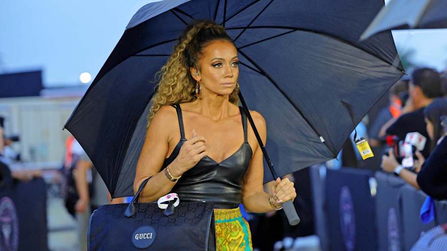 Kate Abdo, MMA legend Khabib Nurmagomedov go viral after handshake ...