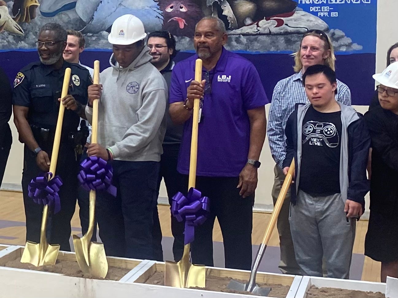 LBJ basketball coach Freddie Roland retires after 29 successful seasons ...