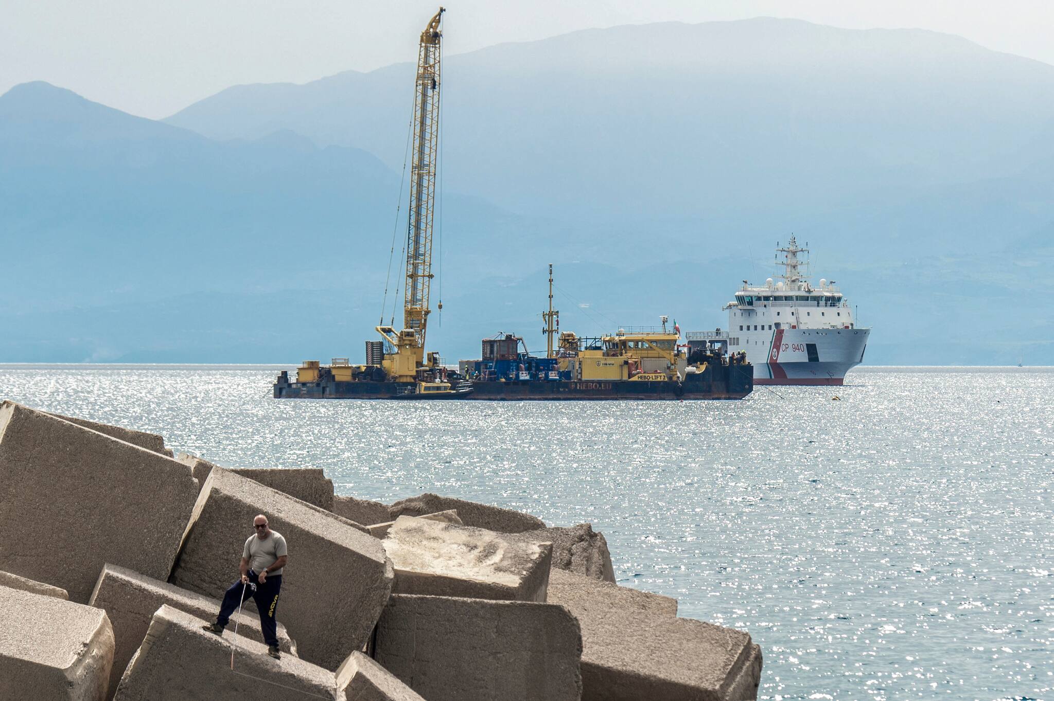 Bayesian: Bergung der Superyacht verzögert sich nach Tod von Taucher