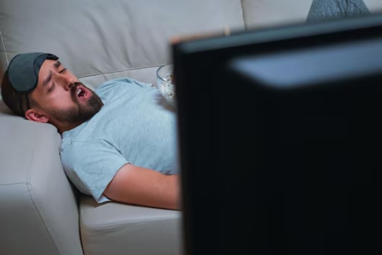 Orang yang Mudah Tidur Saat Menyalakan TV, Biasanya Menunjukkan 8 Ciri ...