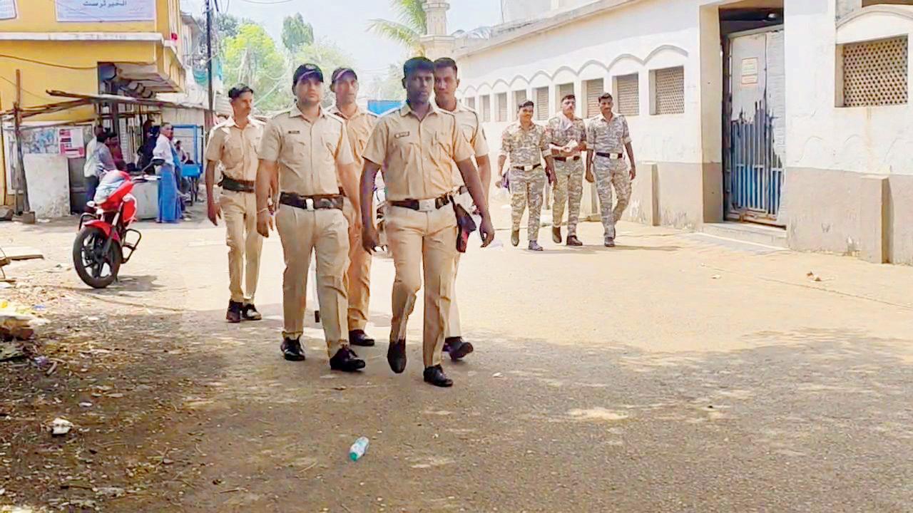 Maharashtra ATS, Thane Police raid ex-SIMI man home