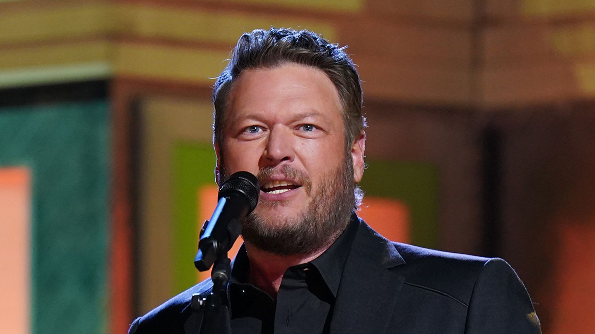 Blake Shelton dealt with disappointing update after AMAs controversy ...